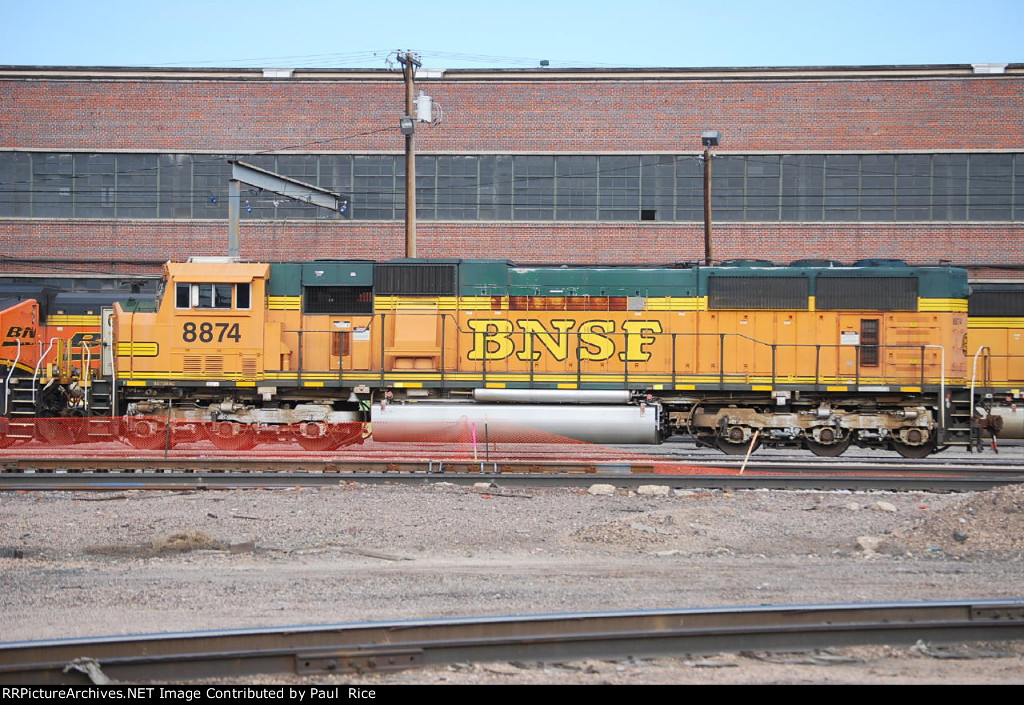 BNSF 8874